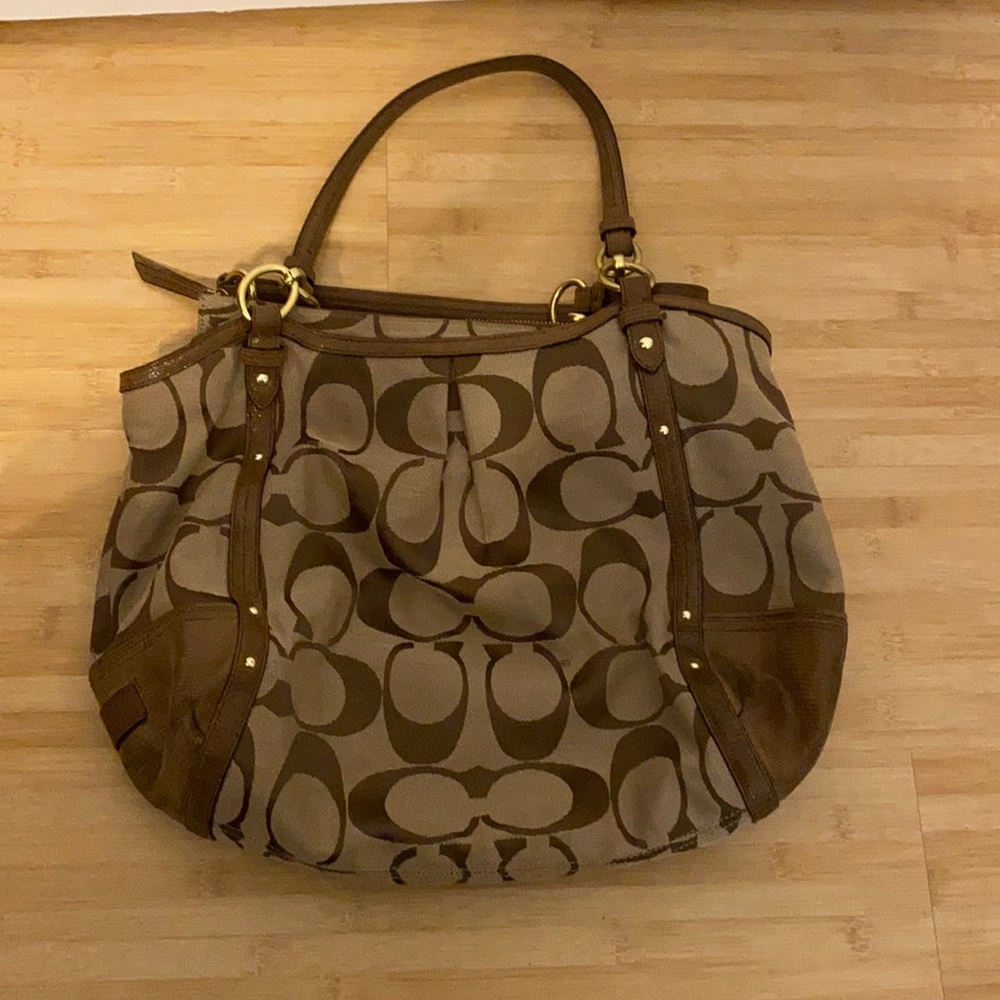 Authentic Coach Tan Purse - Gem